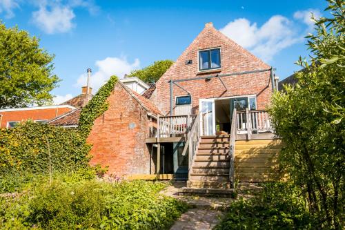 Anjum.huis op de terp Anjum (ราคาอัปเดตปี 2024)