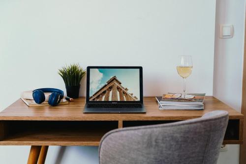 Navitas House, Athens (updated prices 2025)