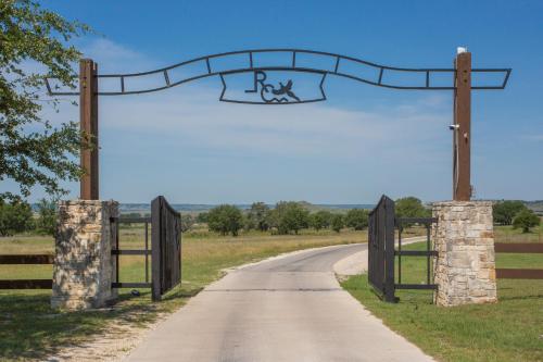 Rough Creek Lodge Ranch and Resort, Glen Rose (updated prices 2025)