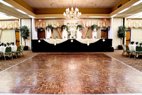 University Square Hotel, Fresno – Updated 2022 Prices