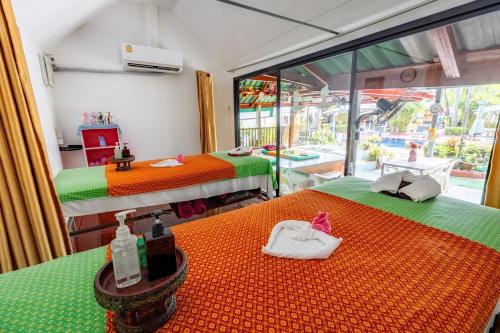 The Expat Hotel Patong, Patong Beach (updated prices 2025)