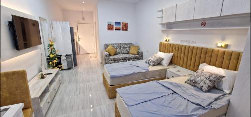 Hurgada New studio in Avenue on Mamsha -private beach&pool, Gurdaka ...