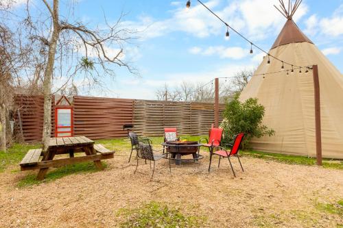 Sitting Bull - Tipi 6, New Braunfels (opdaterede priser for 2025)