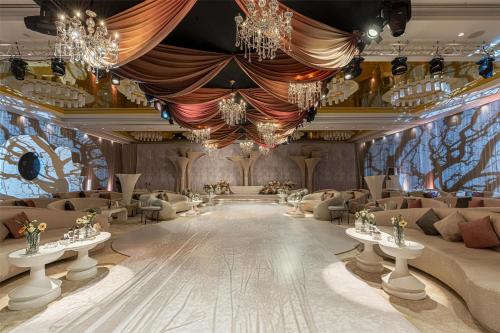 Radisson Blu Hotel and Convention Center, Riyadh Minhal, Riyadh ...