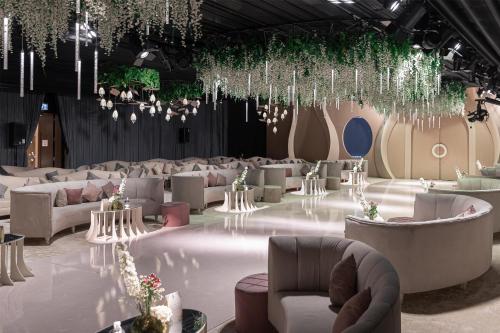 Radisson Blu Hotel and Convention Center, Riyadh Minhal, Riyadh ...