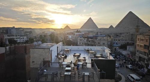 Pyramid Edge Hotel & Exclusive Pyramids View Rooftop, Cairo (updated ...