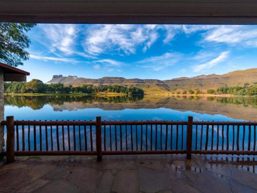 Lake Naverone Holiday Cottages, Drakensberg Garden (updated prices 2025)