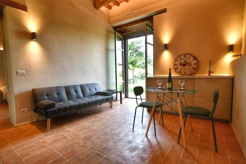Luxury Villa in Umbria with Private Pool, Morcella (updated prices 2025)