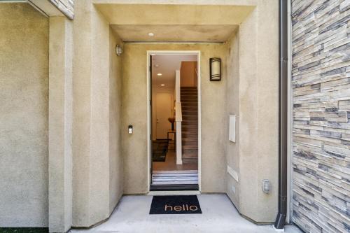 NoHo Modern Townhouse with Gorgeous Rooftop, Van Nuys (preços ...