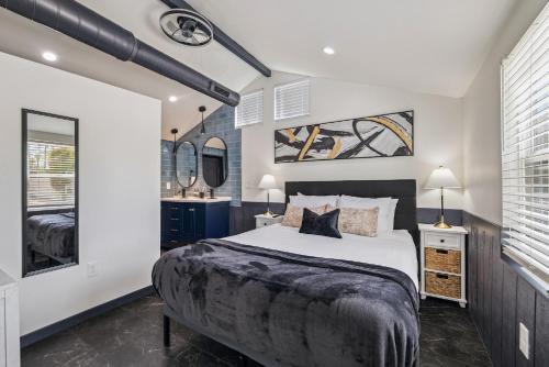 Downtown Phoenix Modern Retreat Unit B- Walkable, Private & Modern ...