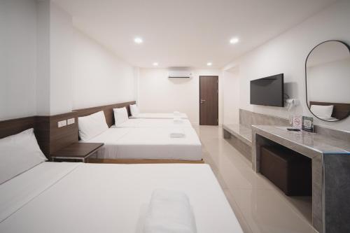 Grand Alpine Hotel, Bangkok (updated prices 2025)