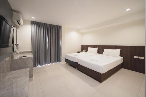 Grand Alpine Hotel, Bangkok (updated prices 2025)