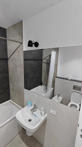 ARED AFI Arad 2025 ChrysFlatty5 Central modern Apartment 70mp City View ...