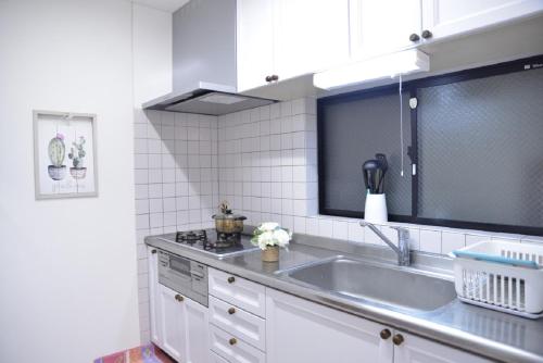 Tokyo K Vira, टोक्यो की (2026 के लिए अपडेट हुई कीमत)