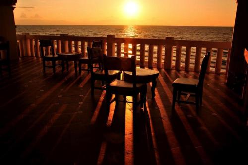 Happy Ripples Beach Resort, Mabilao (updated prices 2025)