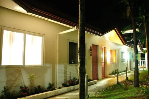 Happy Ripples Beach Resort, Mabilao (updated prices 2025)