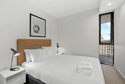 City Center 1BR with Views, Parking and 5 star Rooftop Pool, Brisbane ...