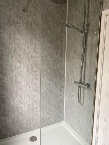 ML Short Stays - 3 Bedroom House Near BAE, Barrow-in-Furness ...