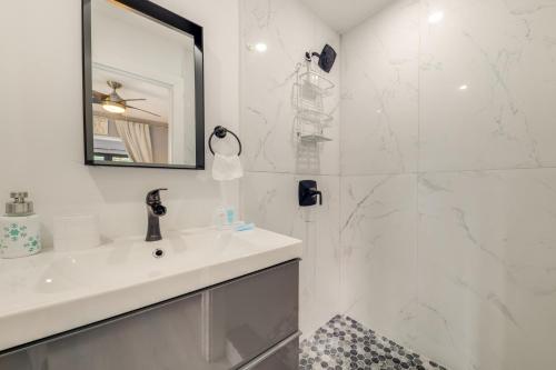 Chic Studio Near Amerant Arena and Shopping!, Sunrise (preços ...