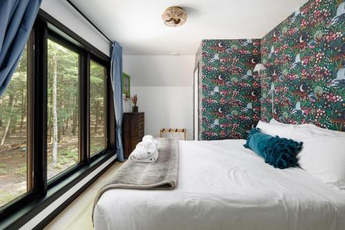 Isla Fern - Modern Cabin Retreat at Sleeping Bear Dunes, Honor (updated ...