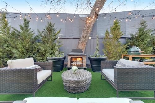 Upscale Dallas Vacation W Hot Tub & Balcony, Dallas (harga dikemas kini ...