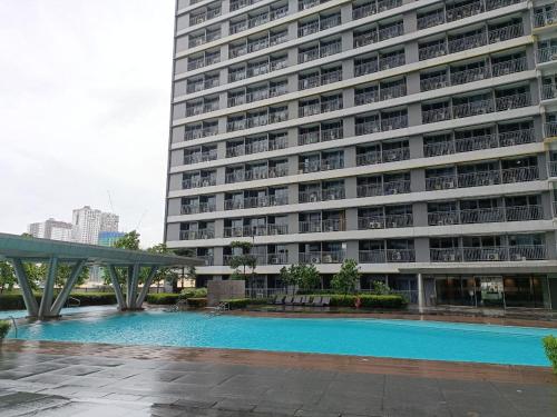 Japan Vibe Shaw MRT Train EDSA Mandaluyong 1BR with Veranda Netflix ...