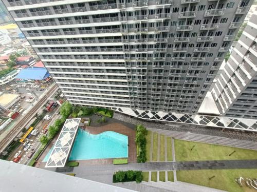 Japan Vibe Shaw MRT Train EDSA Mandaluyong 1BR with Veranda Netflix ...
