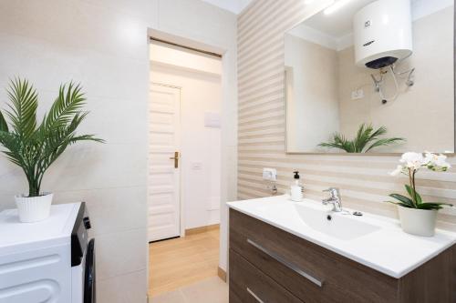 Spectacular view of Las Vistas beach & ocean, Playa de las Americas ...