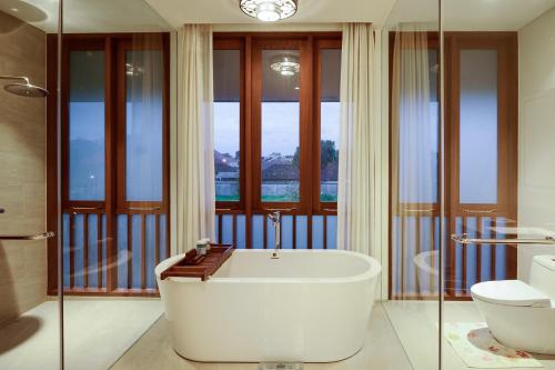 Bali Radiance 4 bedrooms with private bathrooms - Pool, Beach & Airport ...