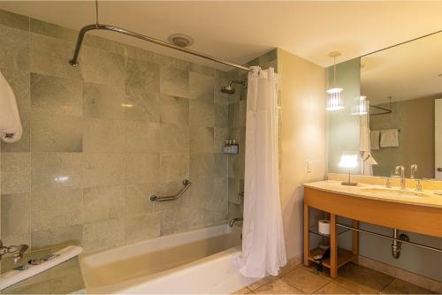 Marenas LATERAL ocean view daily refresh not included Fees collected at ...