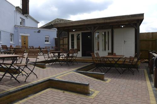 Queen Phillippa, Queenborough (updated prices 2025)