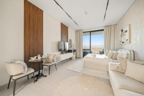 FIRST CLASS Studio Canal and Pool View, Dubai (updated prices 2025)
