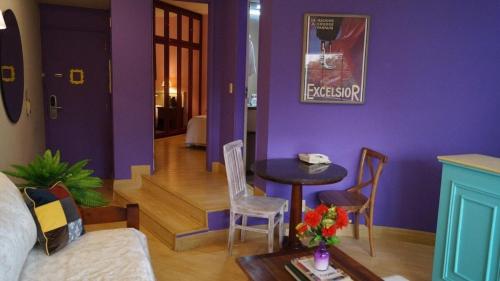 WS01-209 · Flat inspirado da Série Friends Próx. da Paulista, साओ पाउलो ...