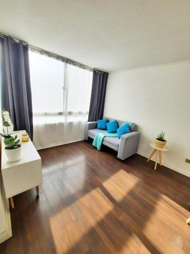 Large apartment within walking distance of Metro Toesca, Santiago ...