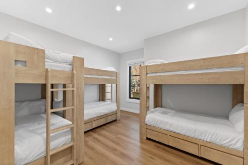 Alcove 39, Snake River Health Services Incorporated Heliport (updated ...