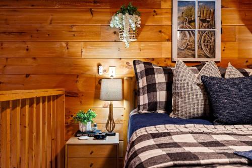 Hot Tub Pool Table Fireplace Honeymoon Relax, Seaton Spring (updated ...