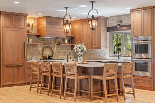 Lux Private Mtn Estate Wildlife Games & Hot Tub, Cedron की (2026 के लिए ...