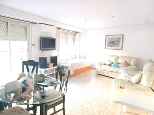 Apartamento tranvía malvarrosa 5habitaciones, Valencia (precios ...