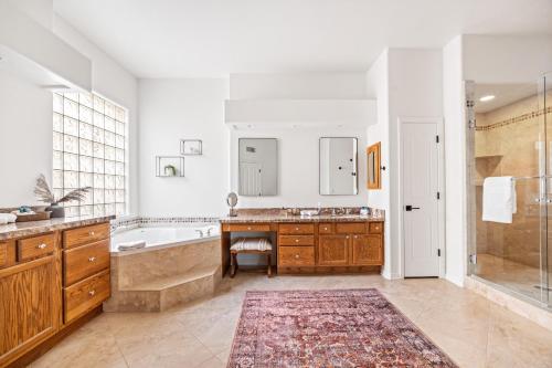 Shadow Mountain Retreat- Perfect location Pool Games Hikers retreat ...