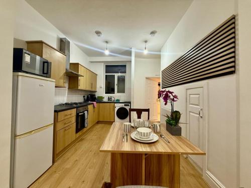 Cityside Stay Walk to Etihad Stadium Sleeps 5, Manchester (vuoden 2025 ...