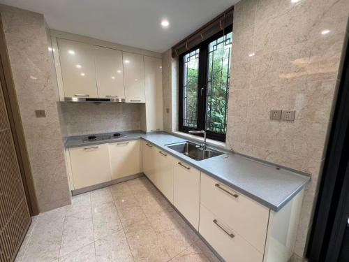Huazhu Luxury Qingdao Zangma Courtyard Homestay, Shimei (preços ...