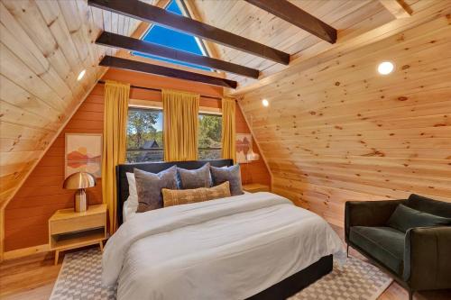 Lakefront AFrame, Heated Pool, Spa, Sauna, Theatre, Blakeslee ...