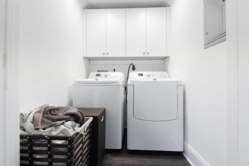 Luxury 4BR Magical Oasis Villa Mansion with Indoor Basketball Court and ...