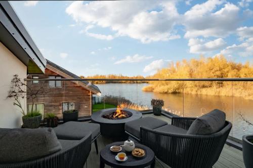Still Waters - Scandinavian Lake Retreat, South Cerney (precios ...