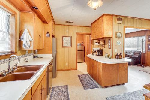 Hunters Hideaway in Hazen with Yard Dogs Welcome!, Hazen की (2026 के ...