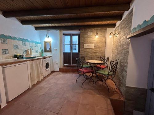 La esencia de Ana Toribia, Aracena की (2026 के लिए अपडेट हुई कीमत)