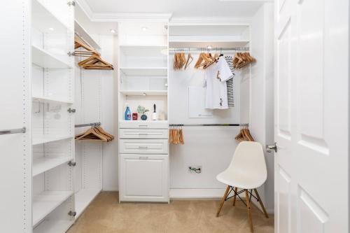 GOODE.HOMES | Luxury Home w/ pool & lush gardens, Humphreys (prezzi ...