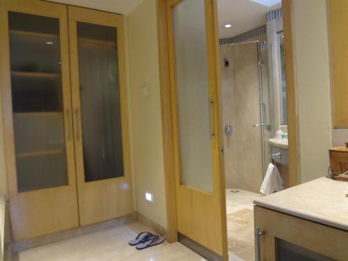 Ascot Hotel, Colaba, Mumbai – Updated 2022 Prices