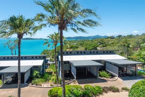 Panorama 5 & Free Buggy Hamilton Island, Hamilton Island (mga updated ...