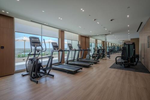 Luxe Studio Perch in Binghatti Azure with Pool & Gym, Dubai (preços ...